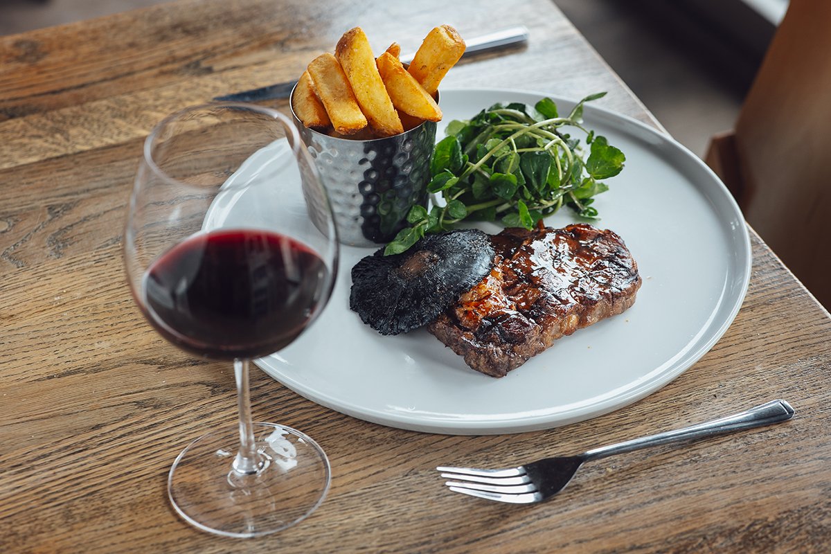 Salty's Beach Bar and Restaurant